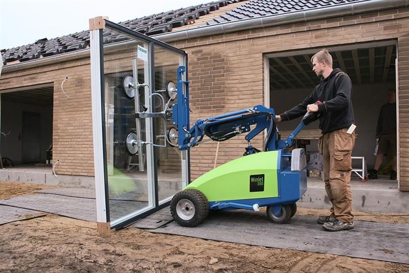 Using Vacuum glass lifter reduces manual handling risks - Winlet